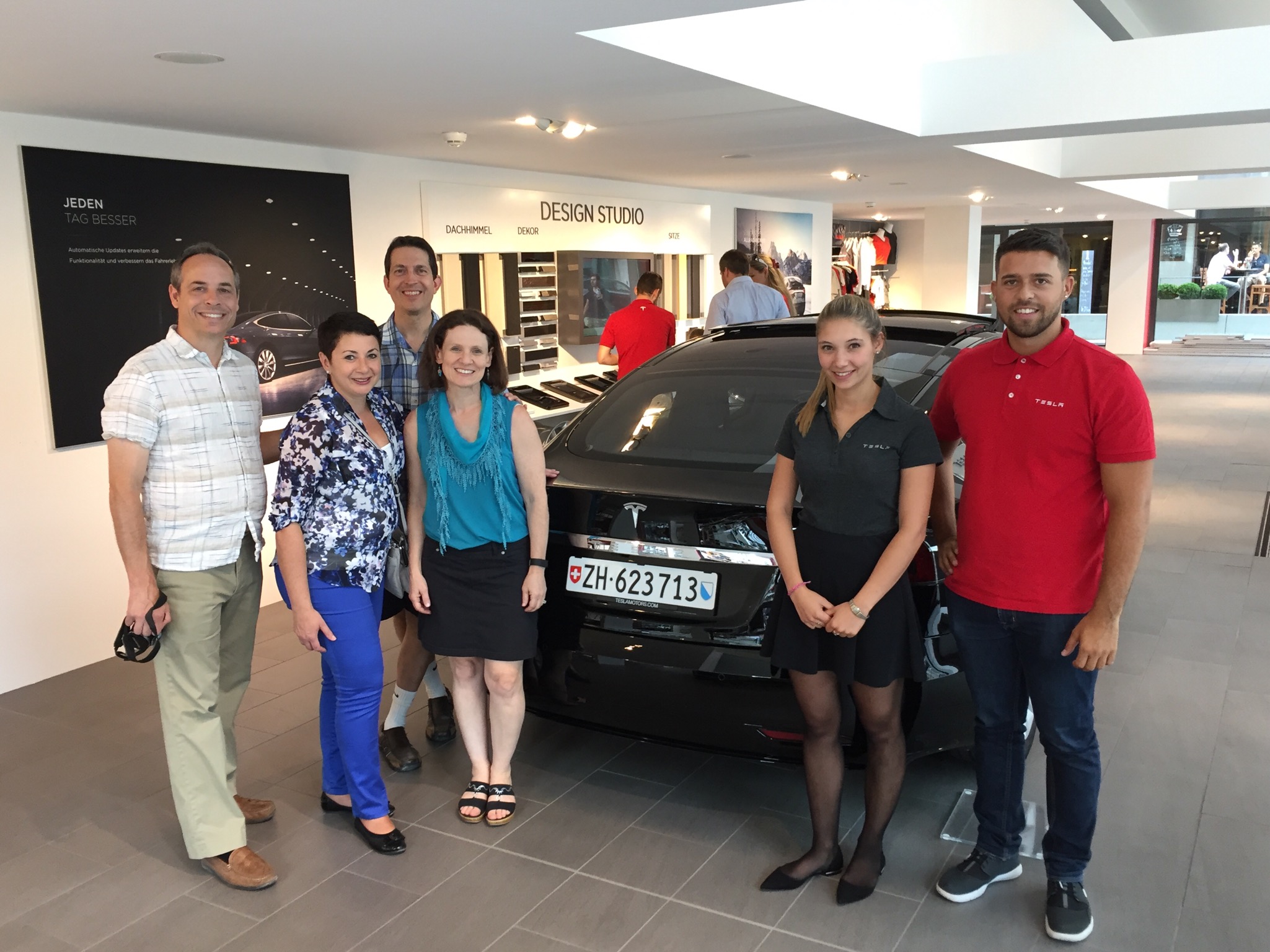 Visit to Tesla Store in Zurich – Tesla Driving
