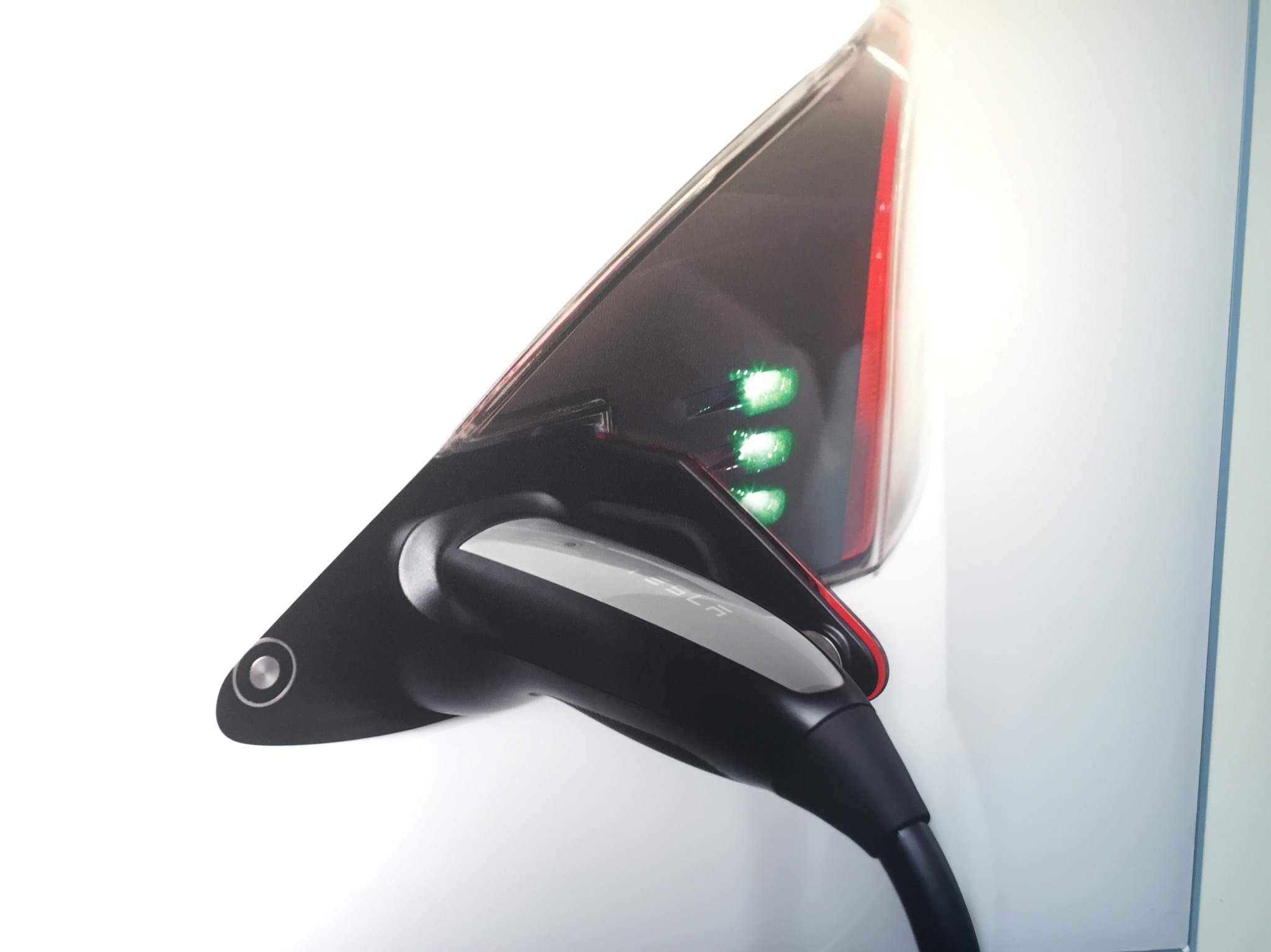 Visit to Tesla Store in Zurich – Tesla Driving